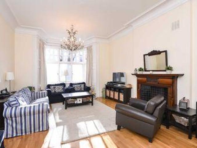 3 Bedrooms Flat for rent in Heath Drive, Hampstead, London NW3