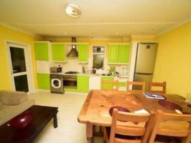 3 Bedrooms Flat for rent in Hendon, Algernon Rd NW4