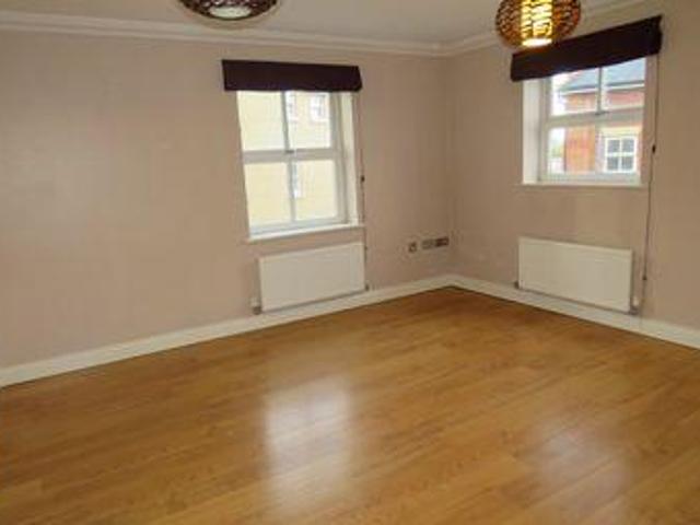 3 Bedrooms Flat for rent in Henry Laver Court, Colchester CO3