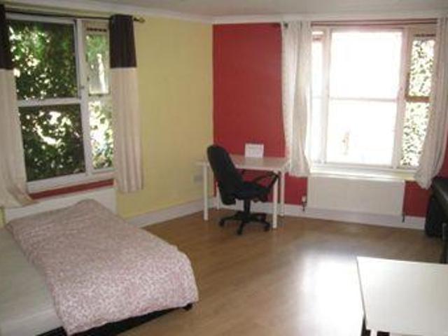 3 Bedrooms Flat for rent in Hercules Road, London SE1