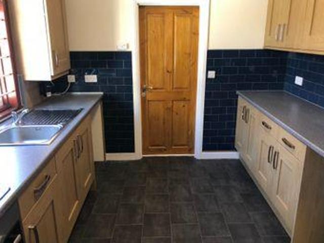 3 Bedrooms Flat for rent in Herbert Road, Woolwich, London SE18