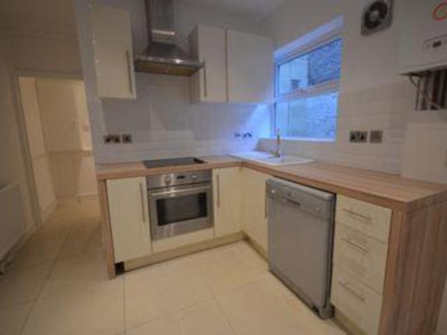 3 Bedrooms Flat for rent in Herbert Road, Woolwich SE18