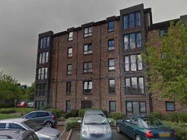 3 Bedrooms Flat for rent in Hermand Crescent, Slateford, Edinburgh EH11