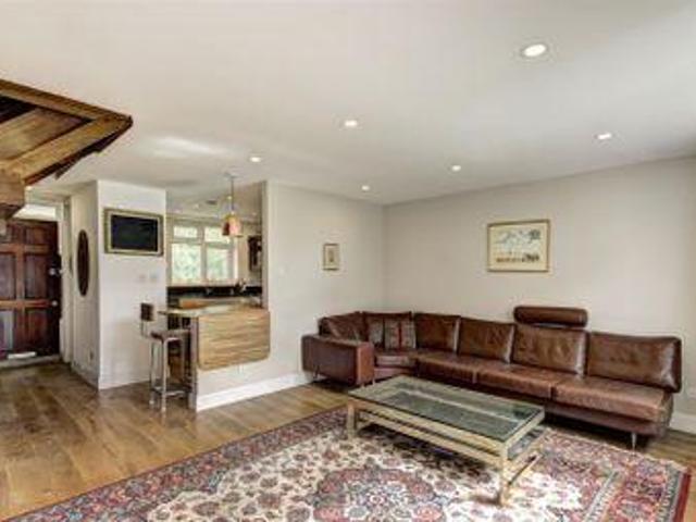 3 Bedrooms Flat for rent in Hermitage Lane, Hampstead, London NW2