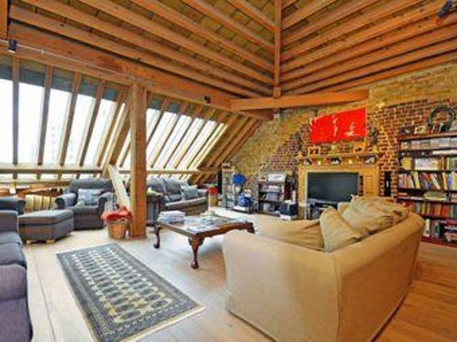 3 Bedrooms Flat for rent in Hertsmere Road, London E14