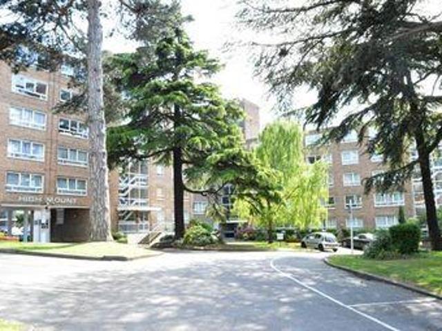 3 Bedrooms Flat for rent in High Mount, Station Road, London NW4
