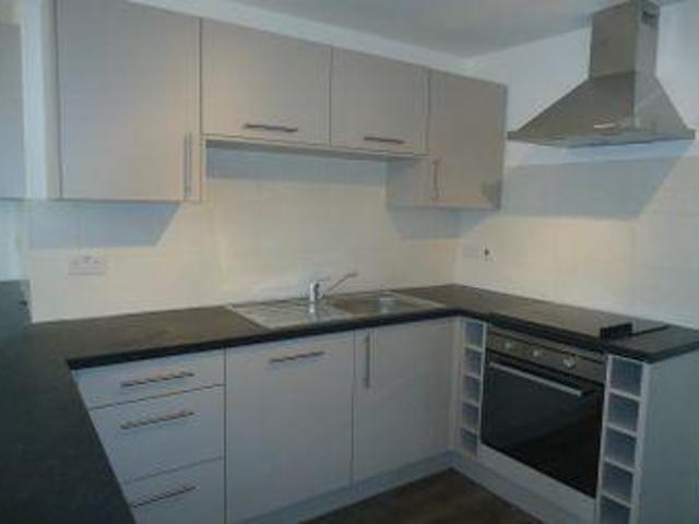 3 Bedrooms Flat for rent in High Road, London N17
