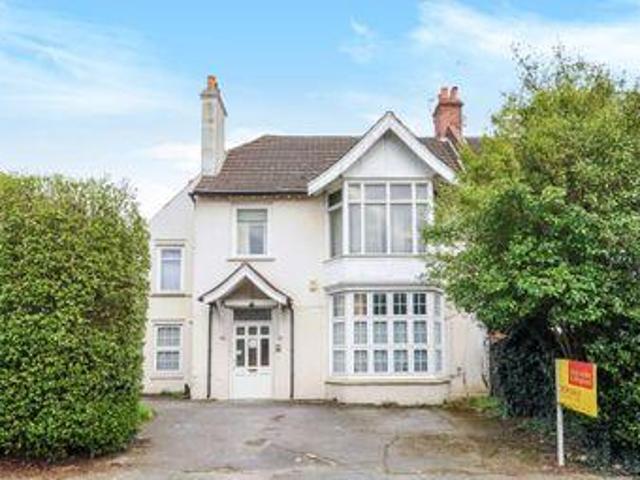3 Bedrooms Flat for rent in High Road, London N20