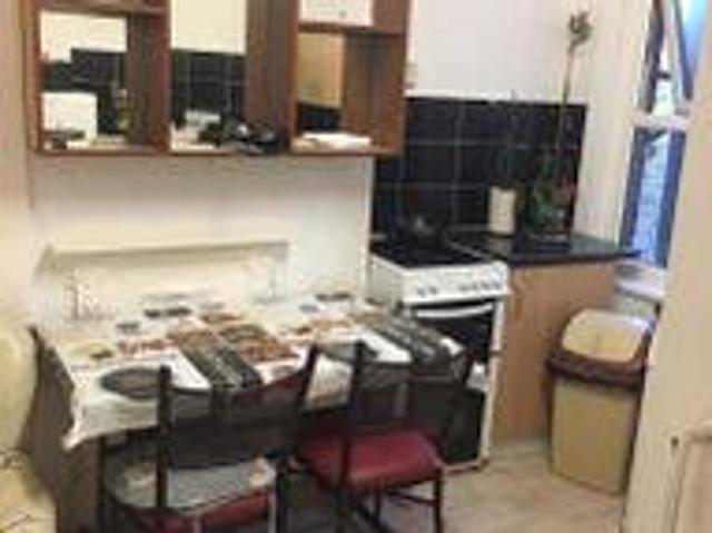 3 Bedrooms Flat for rent in High Road, Romford RM6