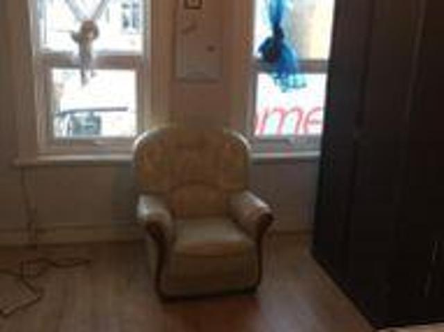 3 Bedrooms Flat for rent in High Road, Romford RM6