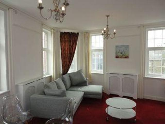 3 Bedrooms Flat for rent in High Road, Whetstone N20