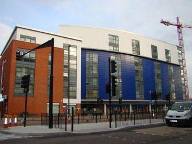 3 Bedrooms Flat for rent in High Street, London E15
