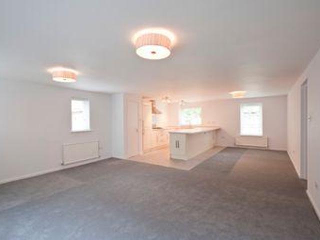 3 Bedrooms Flat for rent in High Street, Windsor SL4