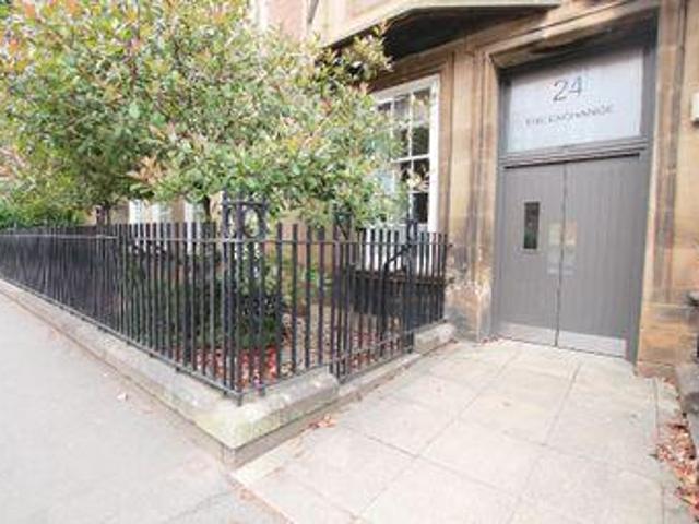 3 Bedrooms Flat for rent in Highburgh Road, West End, Glasgow G12