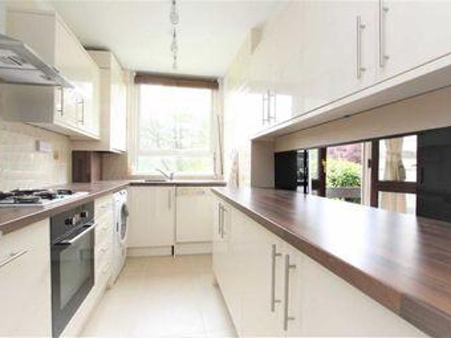 3 Bedrooms Flat for rent in Highgate Edge, Great North Road, London N2
