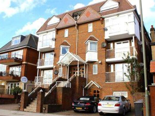 3 Bedrooms Flat for rent in Highview House, 6 Queens Road NW4