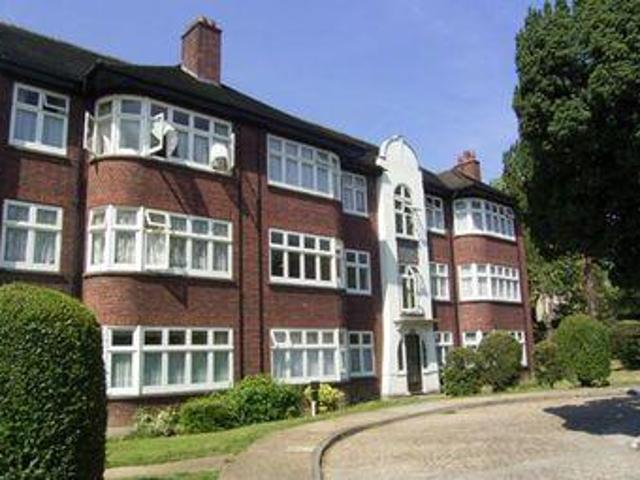 3 Bedrooms Flat for rent in Hill Court, Main Road, Romford RM1