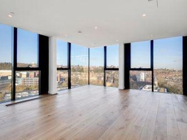 3 Bedrooms Flat for rent in Hill House, Archway, London N19