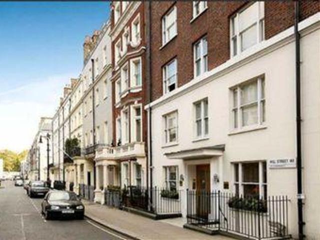 3 Bedrooms Flat for rent in Hill Street, London W1J