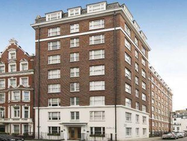 3 Bedrooms Flat for rent in Hill Street, London W1J