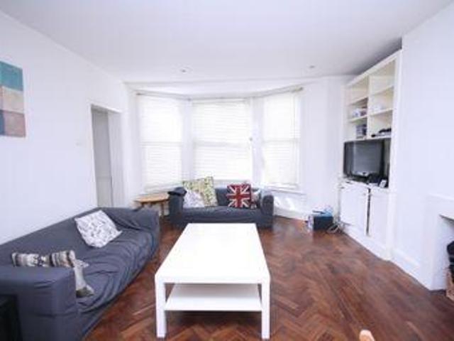 3 Bedrooms Flat for rent in Hillmarton Road, Holloway N7