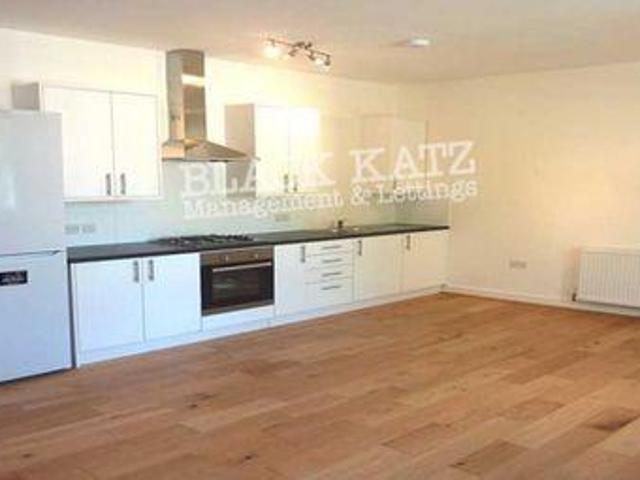 3 Bedrooms Flat for rent in Hillmarton Road, London N7