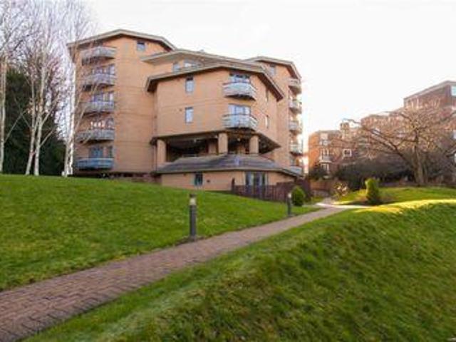 3 Bedrooms Flat for rent in Hillcrest Road, London W5
