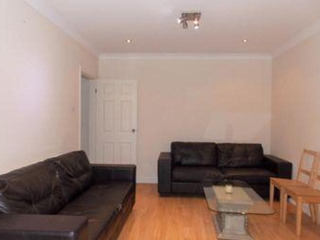 3 Bedrooms Flat for rent in Hillfield Avenue, London NW9