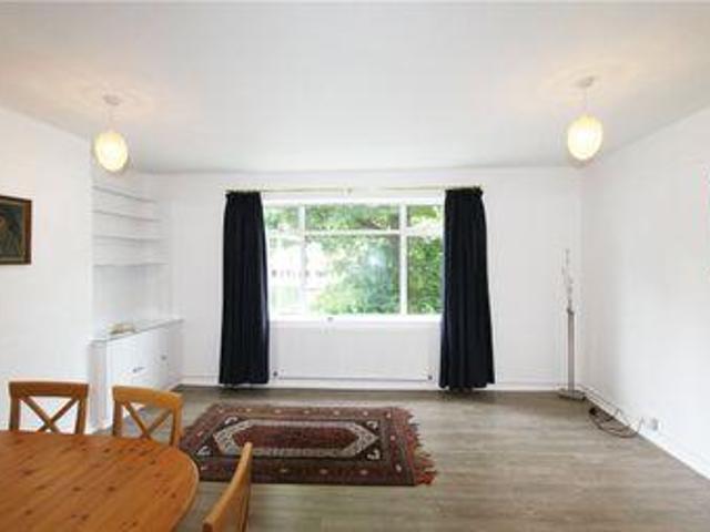 3 Bedrooms Flat for rent in Hillside Court, Holders Hill Road, London NW4