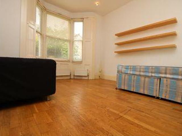3 Bedrooms Flat for rent in Huddleston Road, Tufnell Park N7