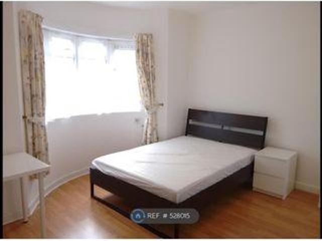 3 Bedrooms Flat for rent in Hughes Mansions, London E1