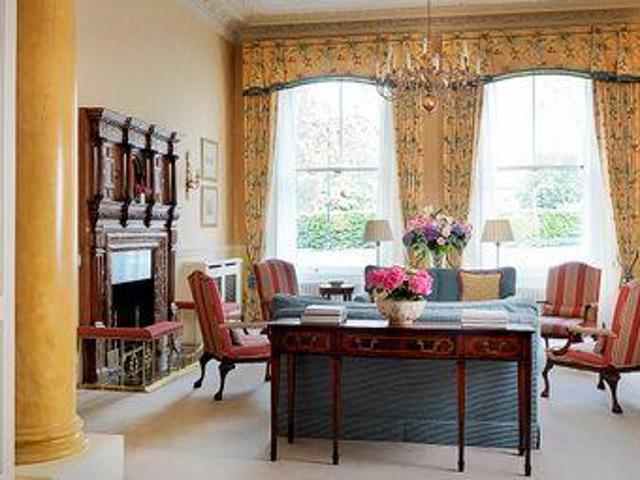 3 Bedrooms Flat for rent in Hyde Park Gate, Kensington, London SW7