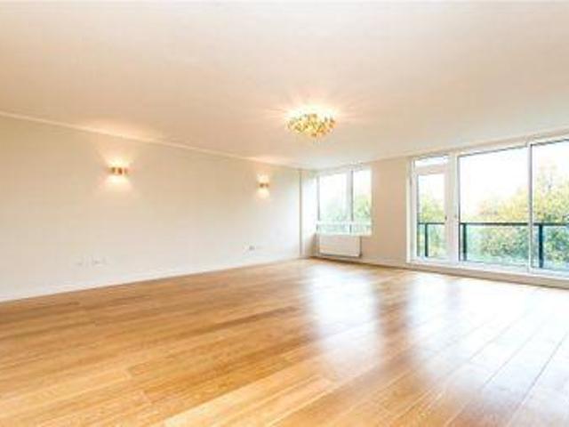 3 Bedrooms Flat for rent in Hyde Park Gate, London SW7