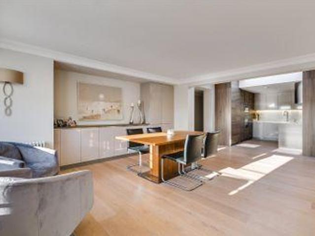 3 Bedrooms Flat for rent in Iverna Court, Kensington, London W8