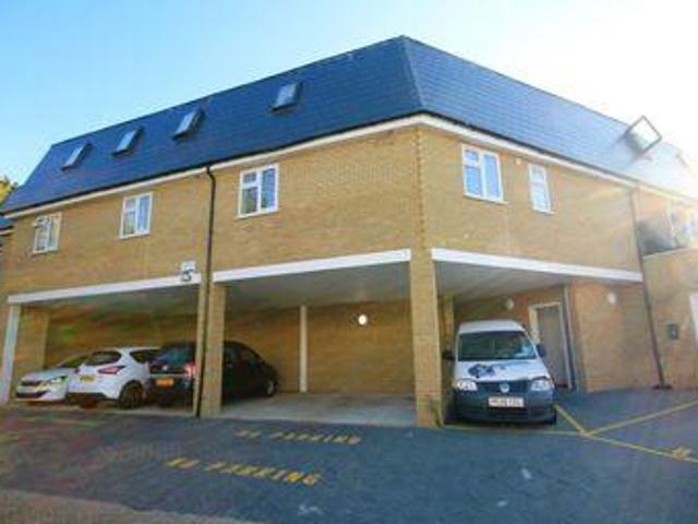 3 Bedrooms Flat for rent in Jayveer Villas, Kareena Close High Street, Hornchurch RM12