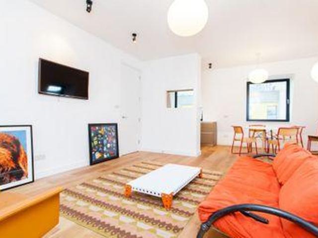 3 Bedrooms Flat for rent in Jamestown Road, Camden NW1
