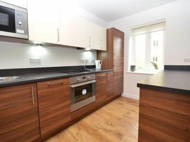 3 Bedrooms Flat for rent in Jefferson House, Park Lodge Avenue, West Drayton UB7