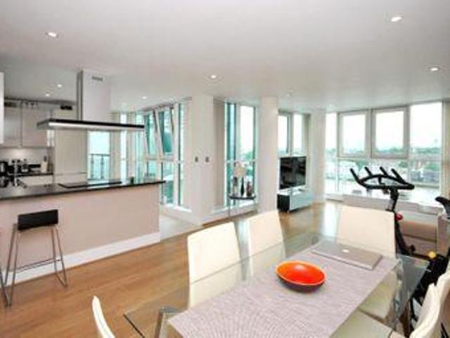 3 Bedrooms Flat for rent in Jellicoe House, St Georges Wharf SW8