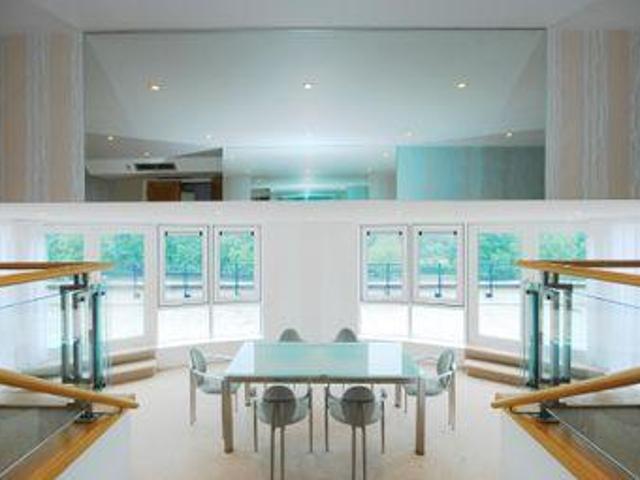 3 Bedrooms Flat for rent in Jerome Place, Kingston Upon Thames KT1
