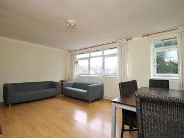 3 Bedrooms Flat for rent in Oakhill Road, Putney SW15