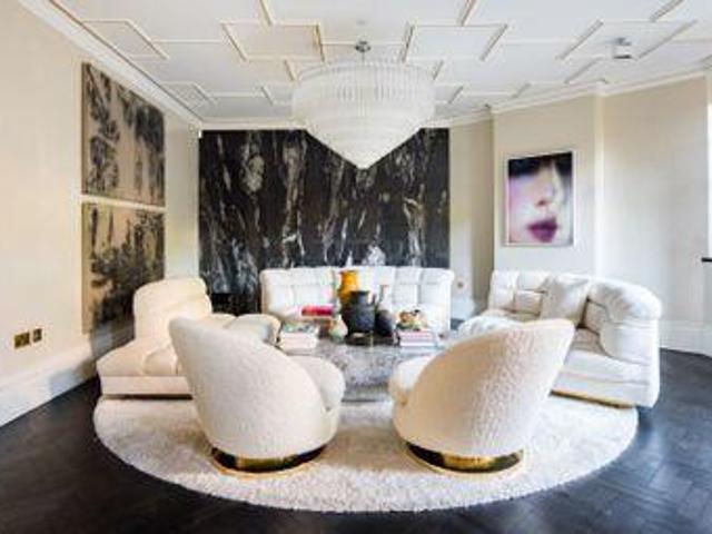 3 Bedrooms Flat for rent in Oakwood Court, London W14