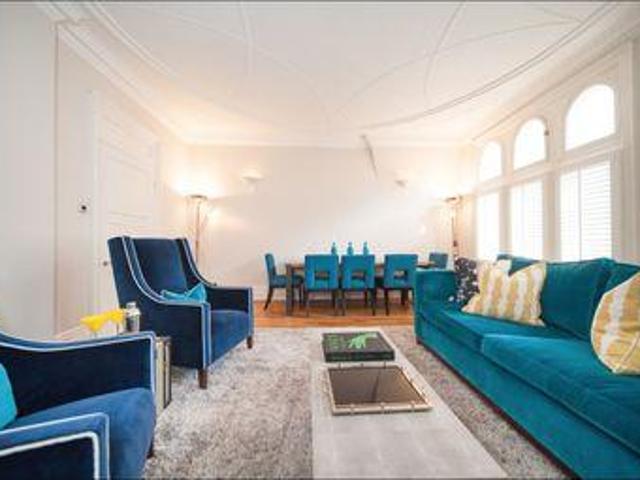 3 Bedrooms Flat for rent in Old Court Place, London W8