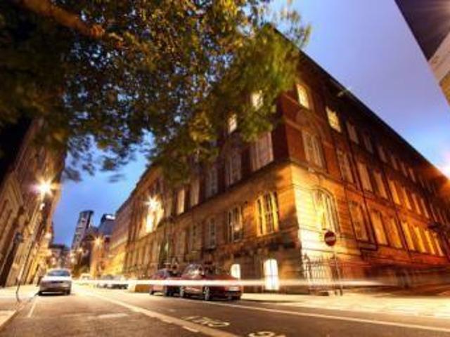 3 Bedrooms Flat for rent in Old Hall Street, Liverpool L3
