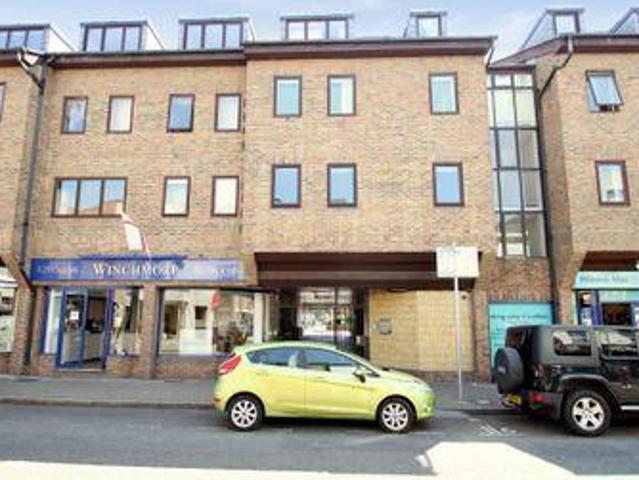 3 Bedrooms Flat for rent in Old London Road, Kingston Upon Thames, Surrey KT2