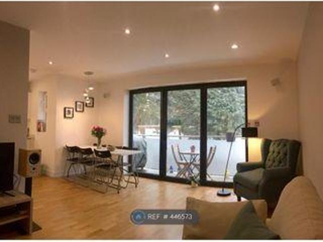 3 Bedrooms Flat for rent in Old Warehouse Apartments, London N22