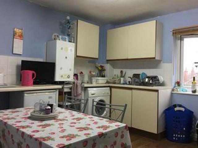 3 Bedrooms Flat for rent in Orchard Lodge, 11A North Hill Road, Headingley, Leeds LS6