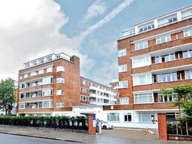 3 Bedrooms Flat for rent in Ormonde Court, Upper Richmond Road, Putney SW15