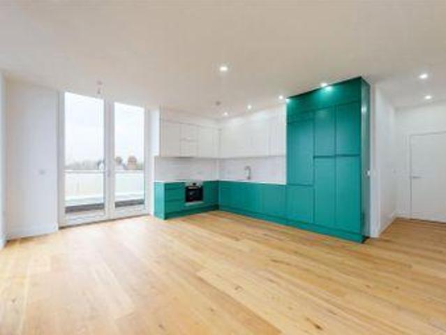 3 Bedrooms Flat for rent in Osborn House, London SE3