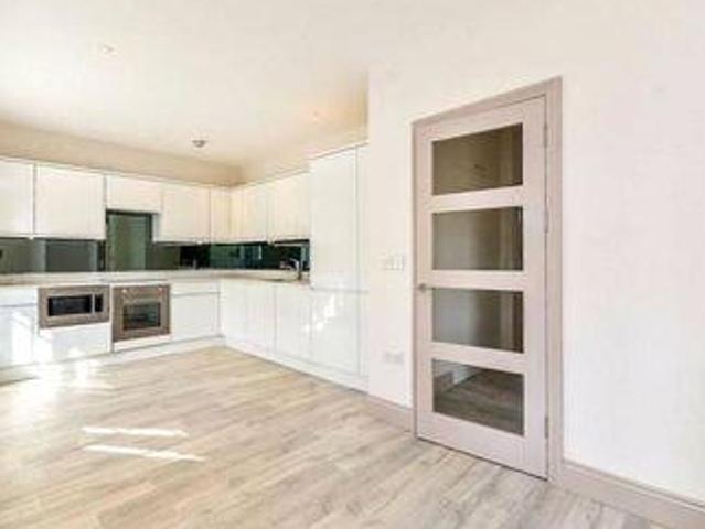 3 Bedrooms Flat for rent in Ossulton Way, Hampstead Garden Suburb N2