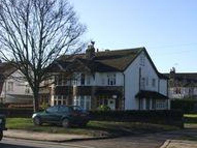 3 Bedrooms Flat for rent in Otley Road, Headingley, Leeds LS6